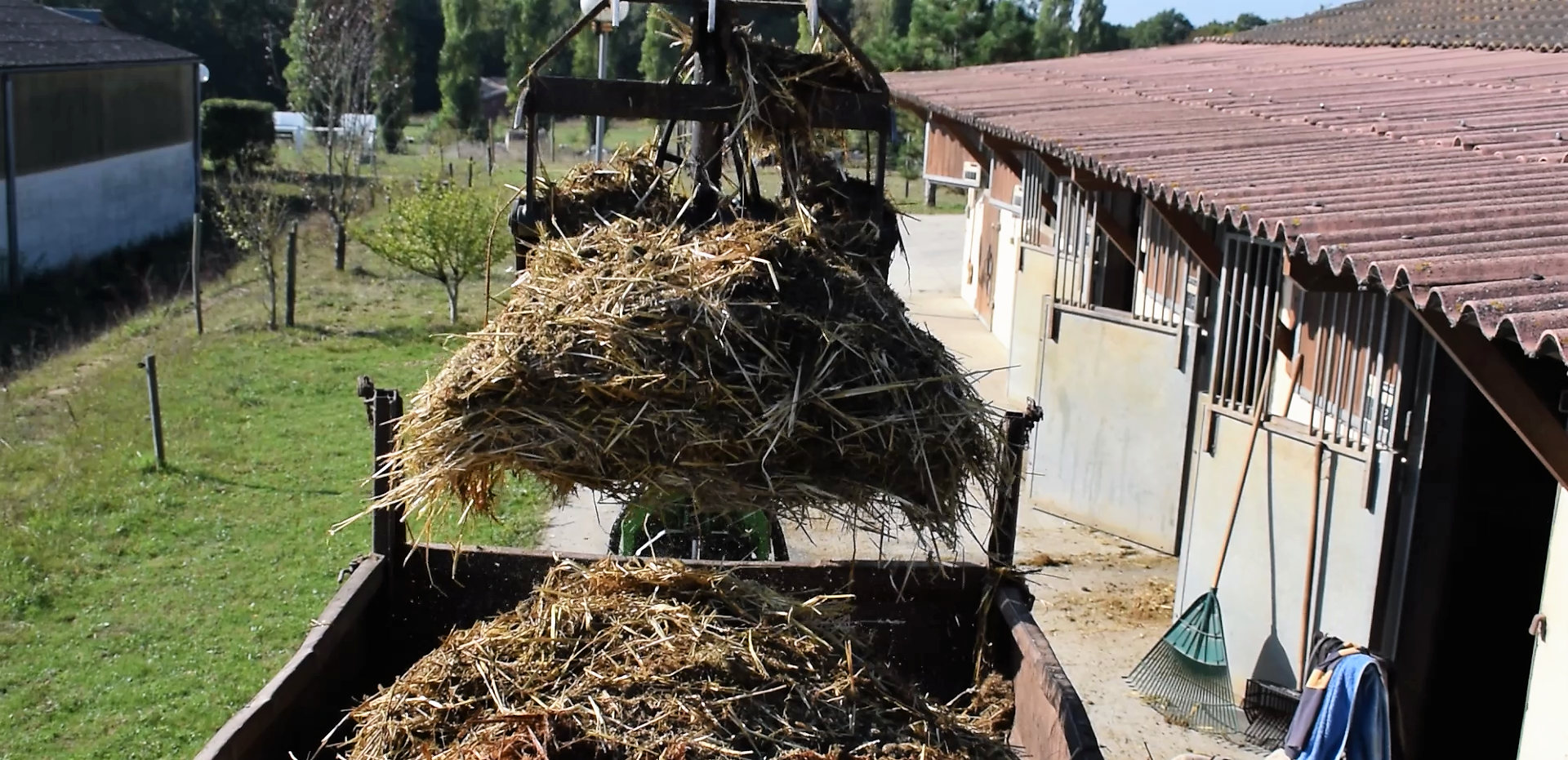 curage mécanique de box à cheval en Aquitaine- S2E curage de boxes