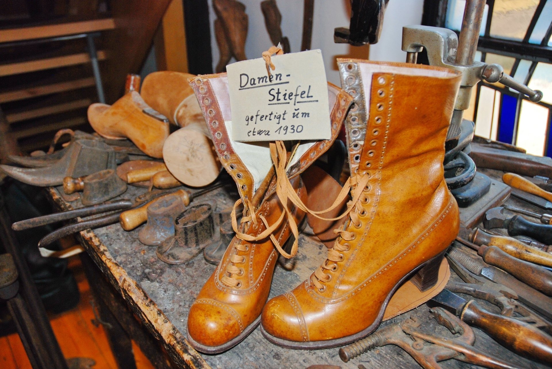 Kuris Reisen mit der Kamera zum alten Schuster