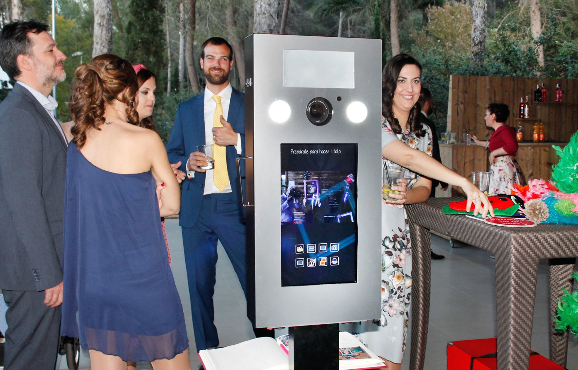 Manufacturer of photo booths. Buy profitable photo booth