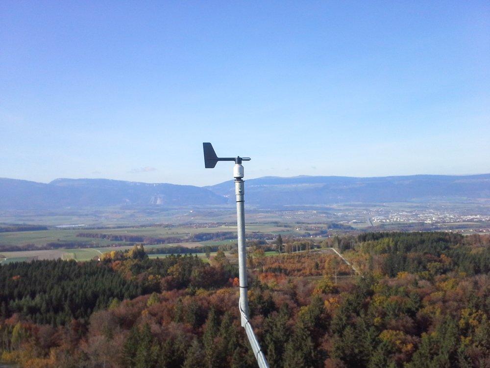 Installation Sensorik und Messinstrumente an Windmessmasten