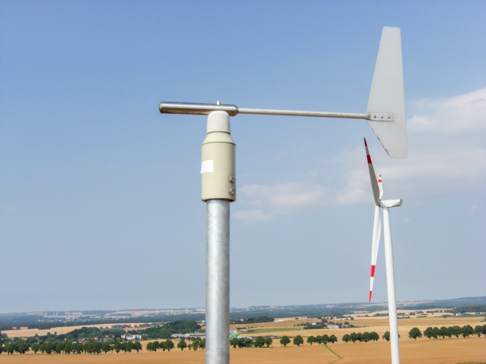 Installation Sensorik und Messinstrumente an Windmessmasten