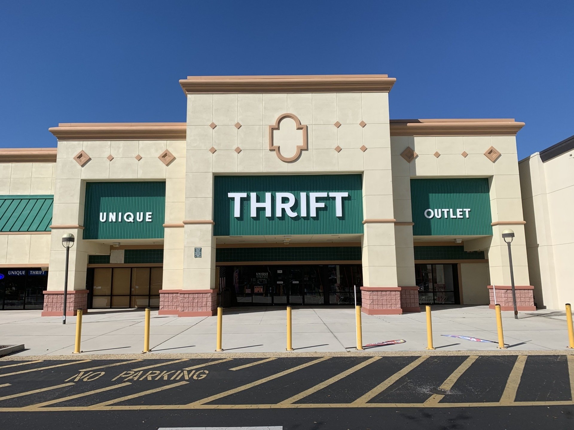 Unique Thrift & Outlet
