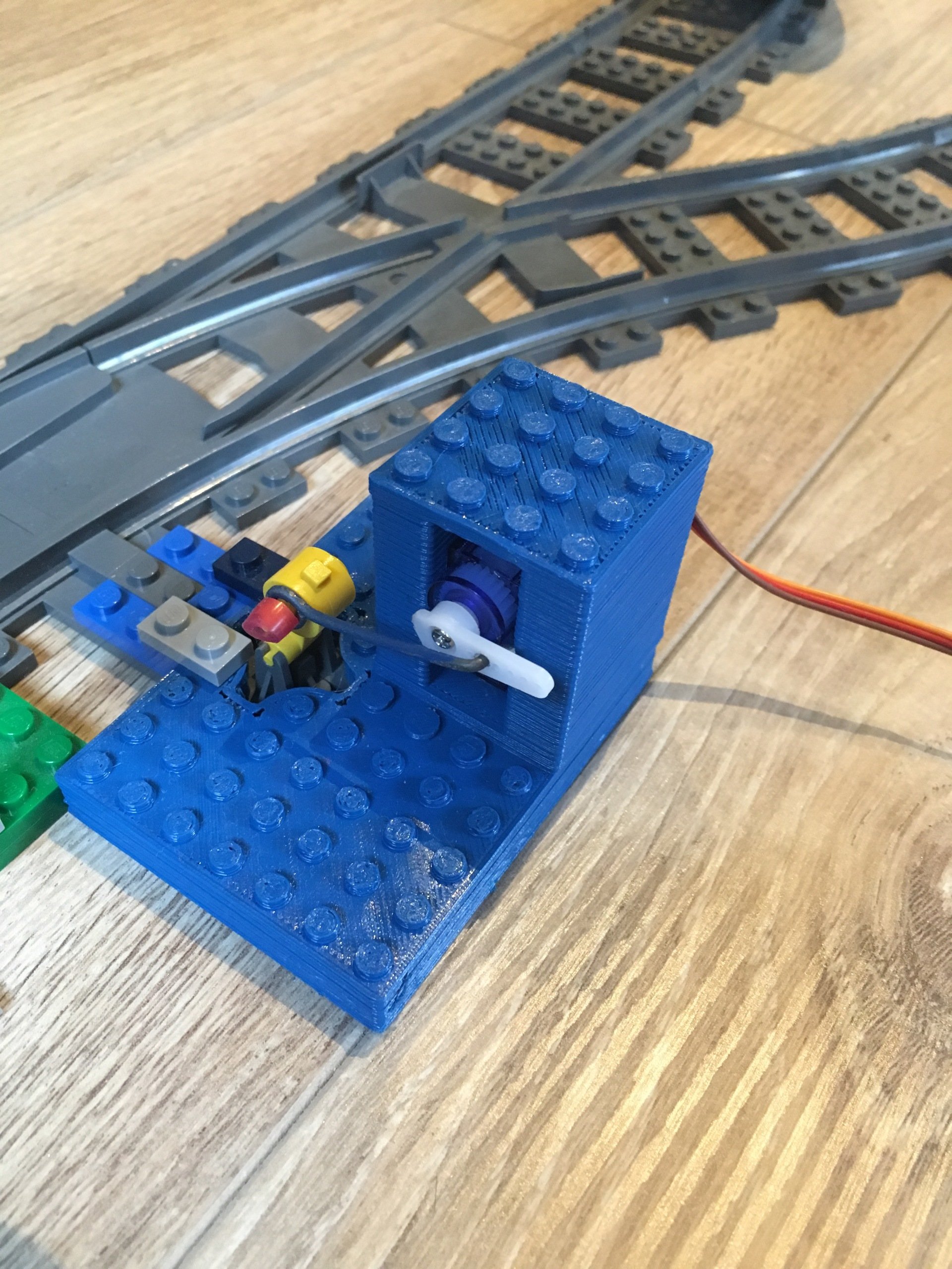 Automatisierung einer LEGO-Eisenbahnweiche mit Infraror Fernbedienung