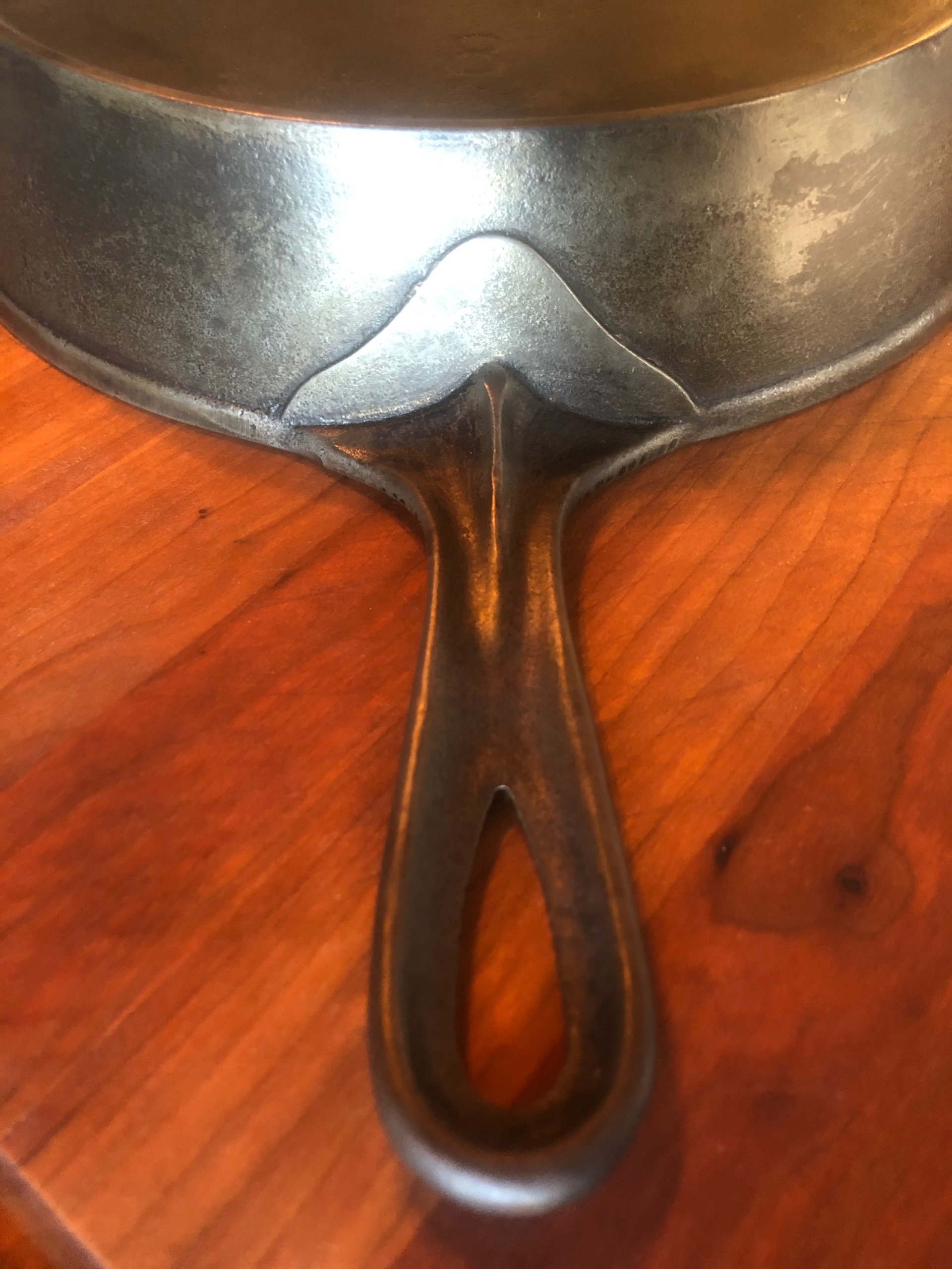 Erie #8 Spider Skillet - The Cast Iron Chef