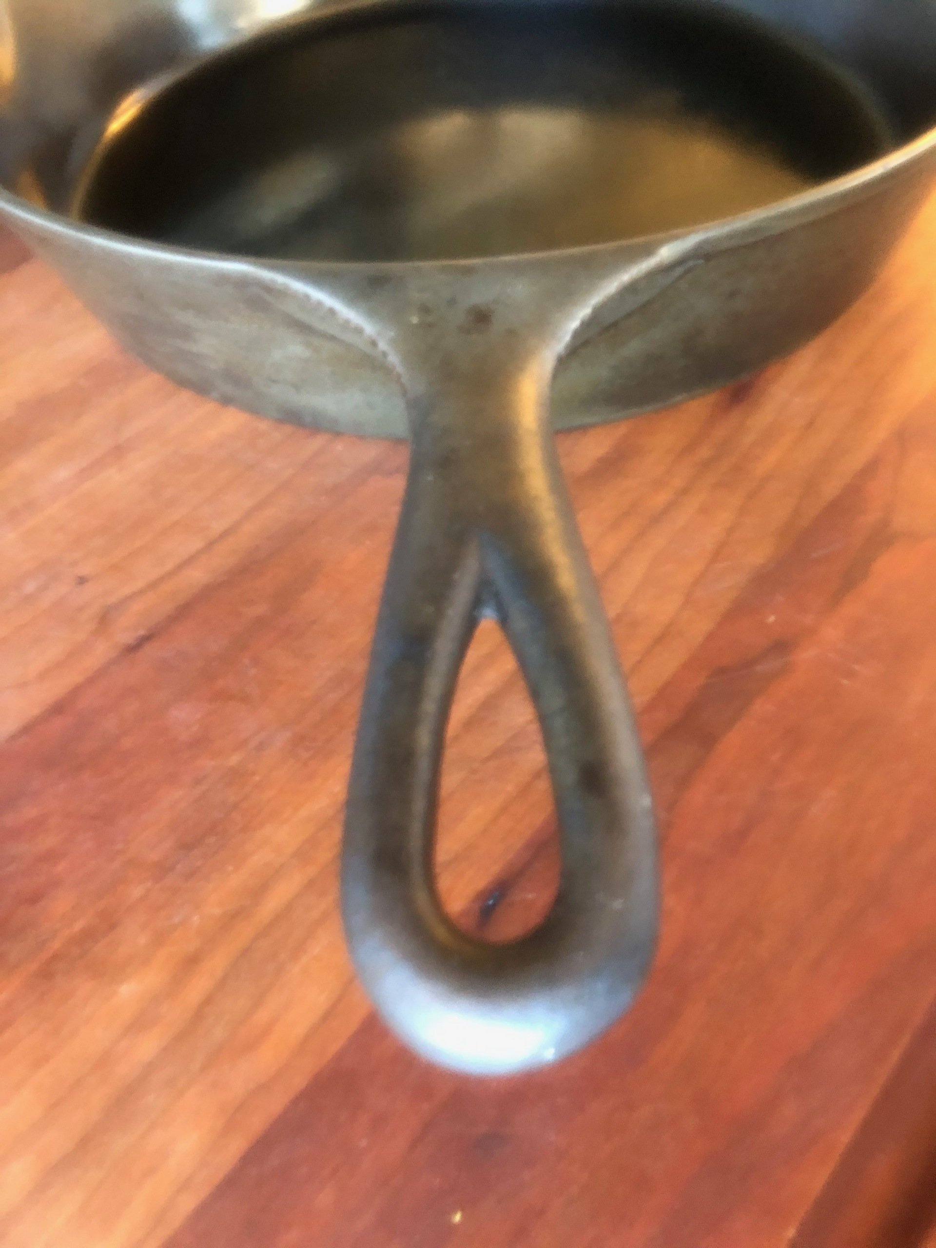 Erie #8 Spider Skillet - The Cast Iron Chef