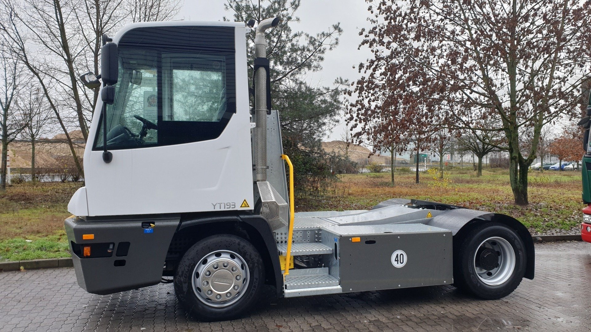 Zugmaschinen als Spezialfahrzeuge für Container