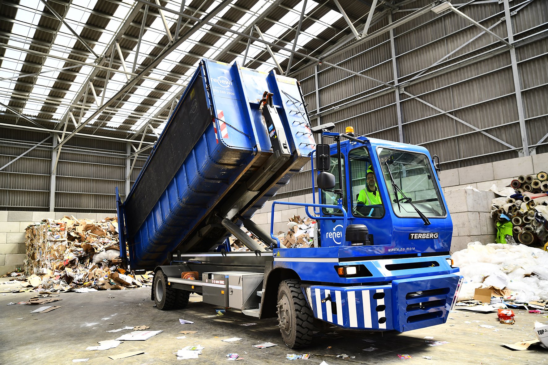 Container Carrier alias Hakenlifter