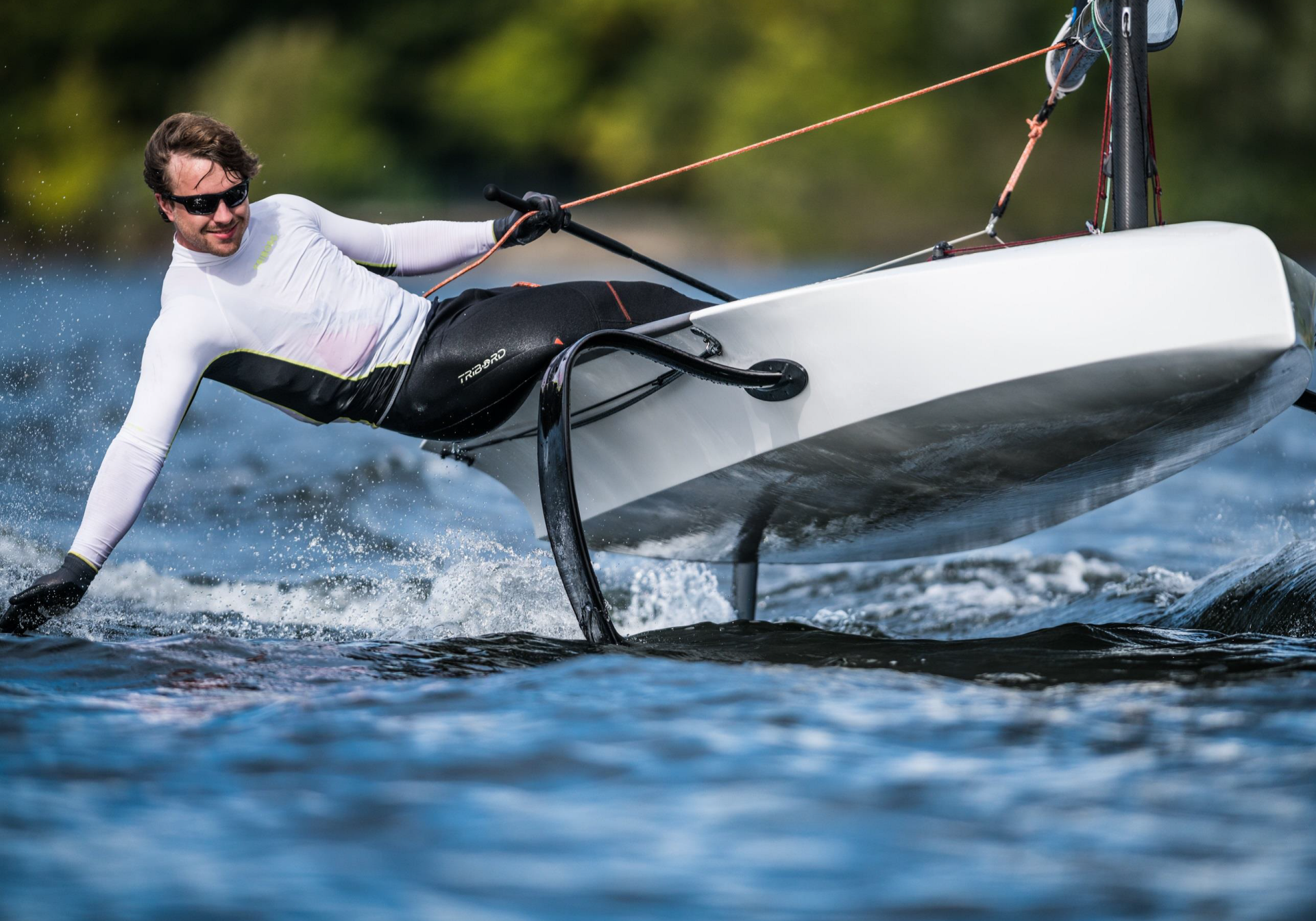 Get to know the foiling dinghy with pictures in our gallery