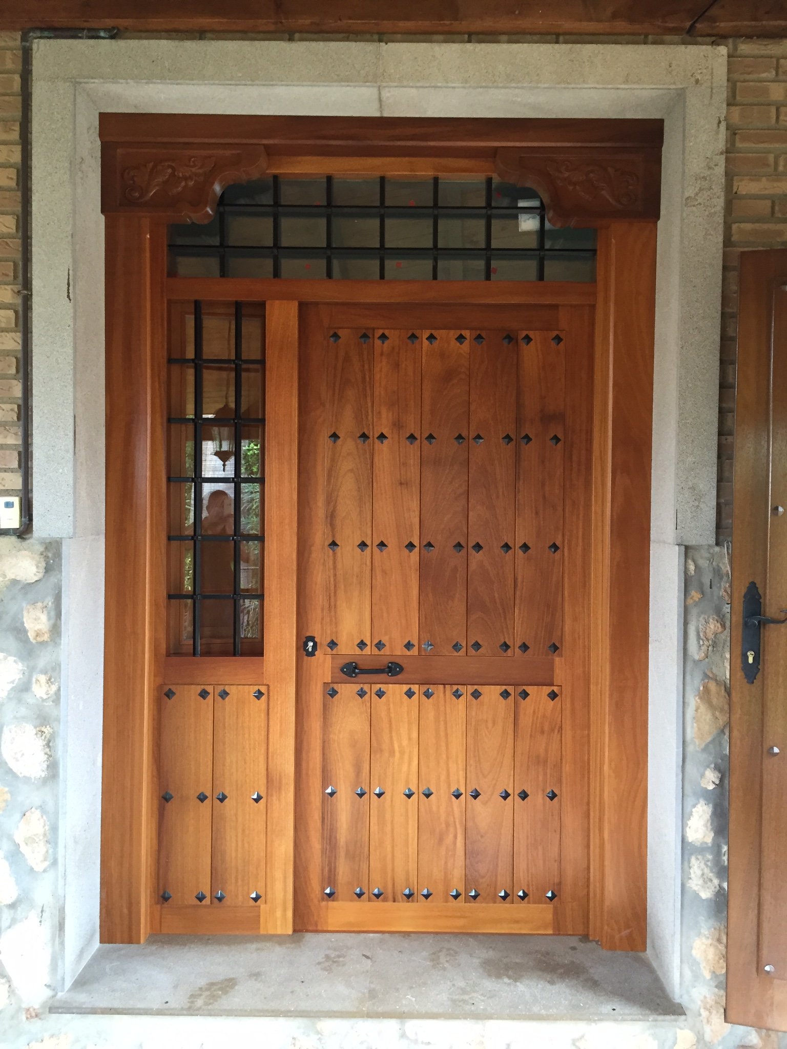 Puertas rústicas con encanto | Puertas Bordón