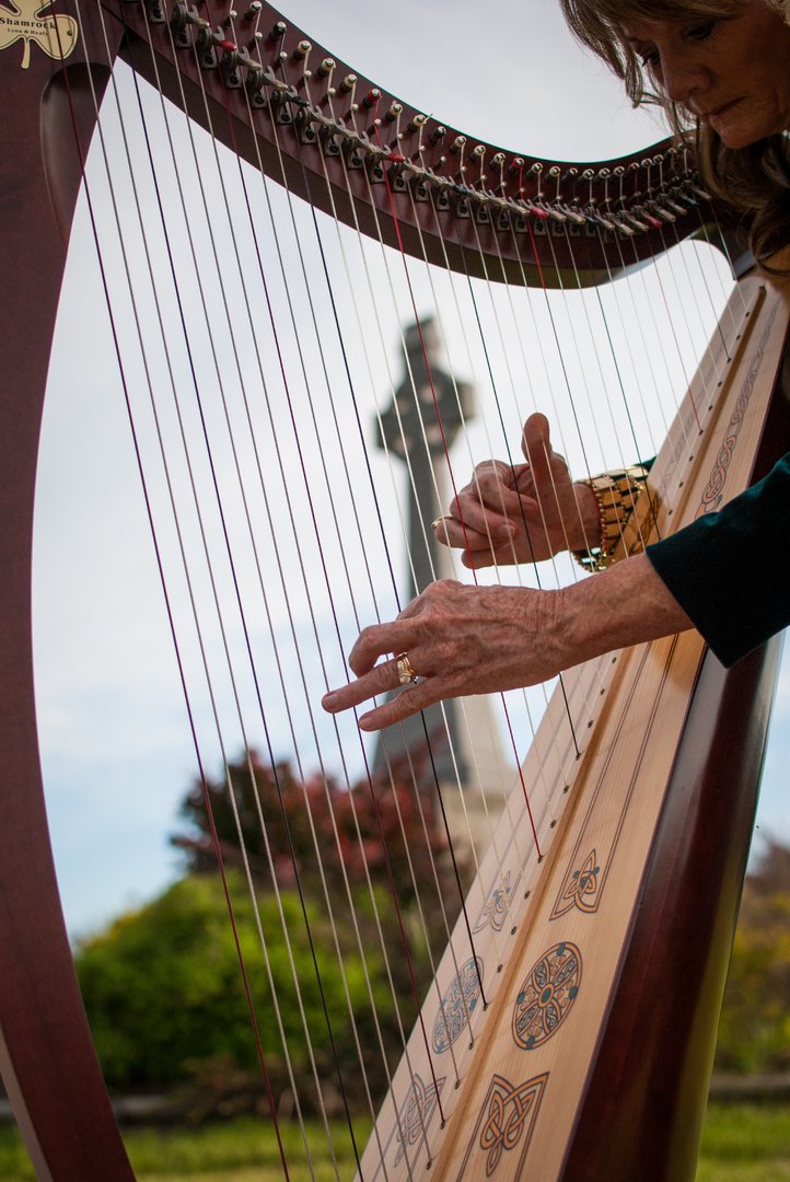 Shari Sarazin Harp & Song The Music page
