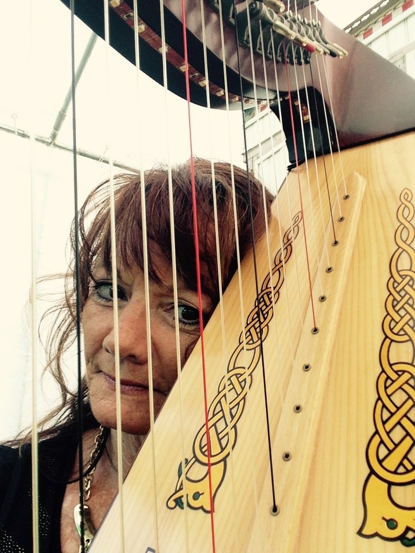 Shari Sarazin Harp & Song The Music page