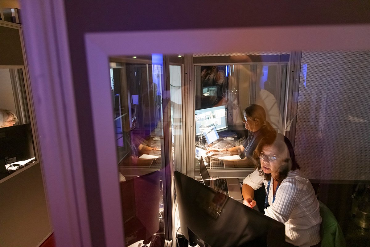 Videodolmetschen für Spanisch und Ungarisch - Remote Dolmetschen