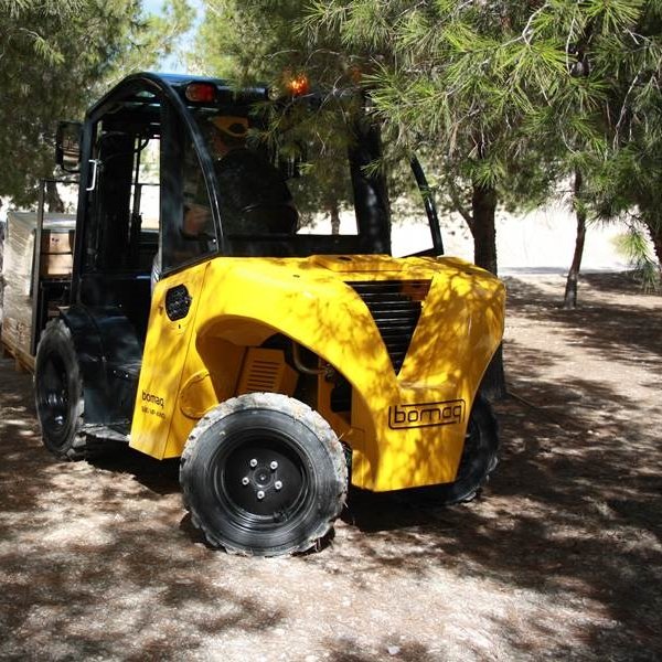BOMAQ - Rough Terrain 4x4 and 4WD Forklift Trucks