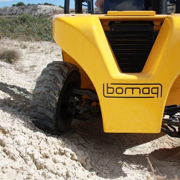 BOMAQ - Rough Terrain 4x4 and 4WD Forklift Trucks