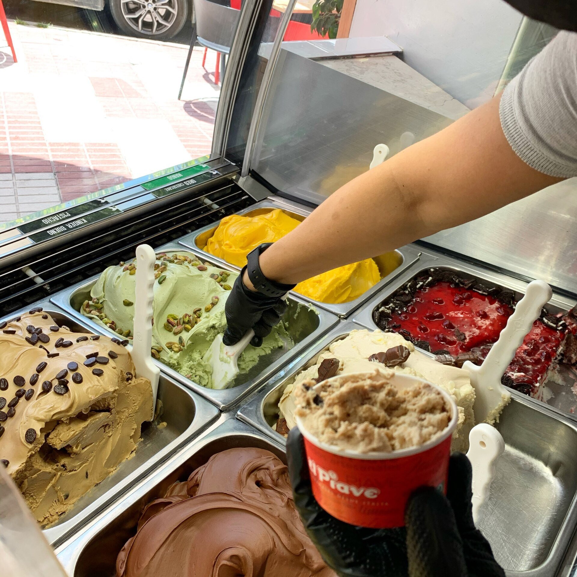 Heladería, cafetería y pastelería en Marbella