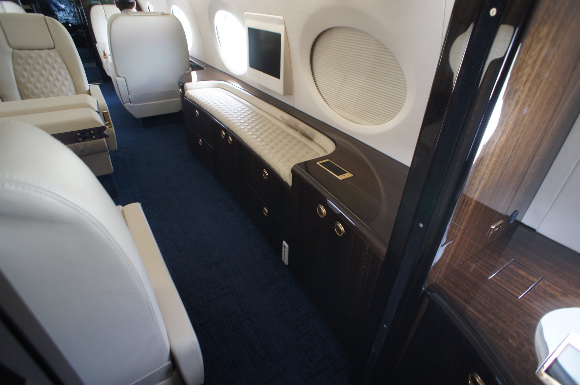 Interior Development Group, Inc. - Custom Aircraft Interiors