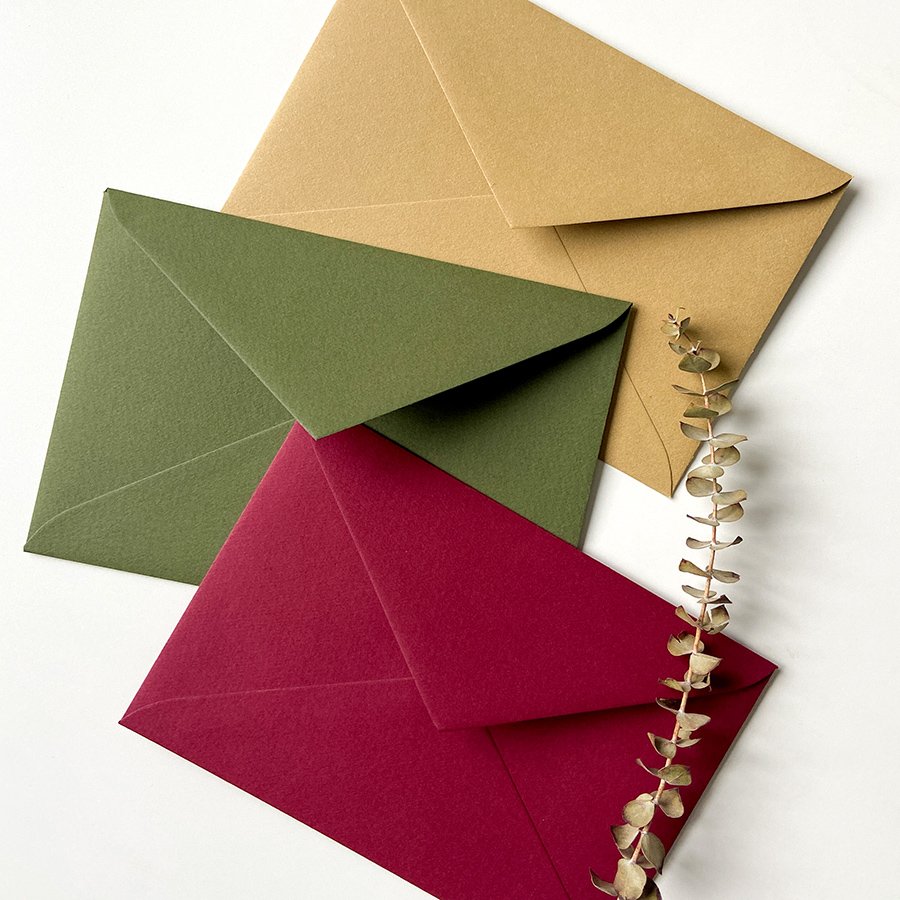 Sobres de colores y sobres forrados