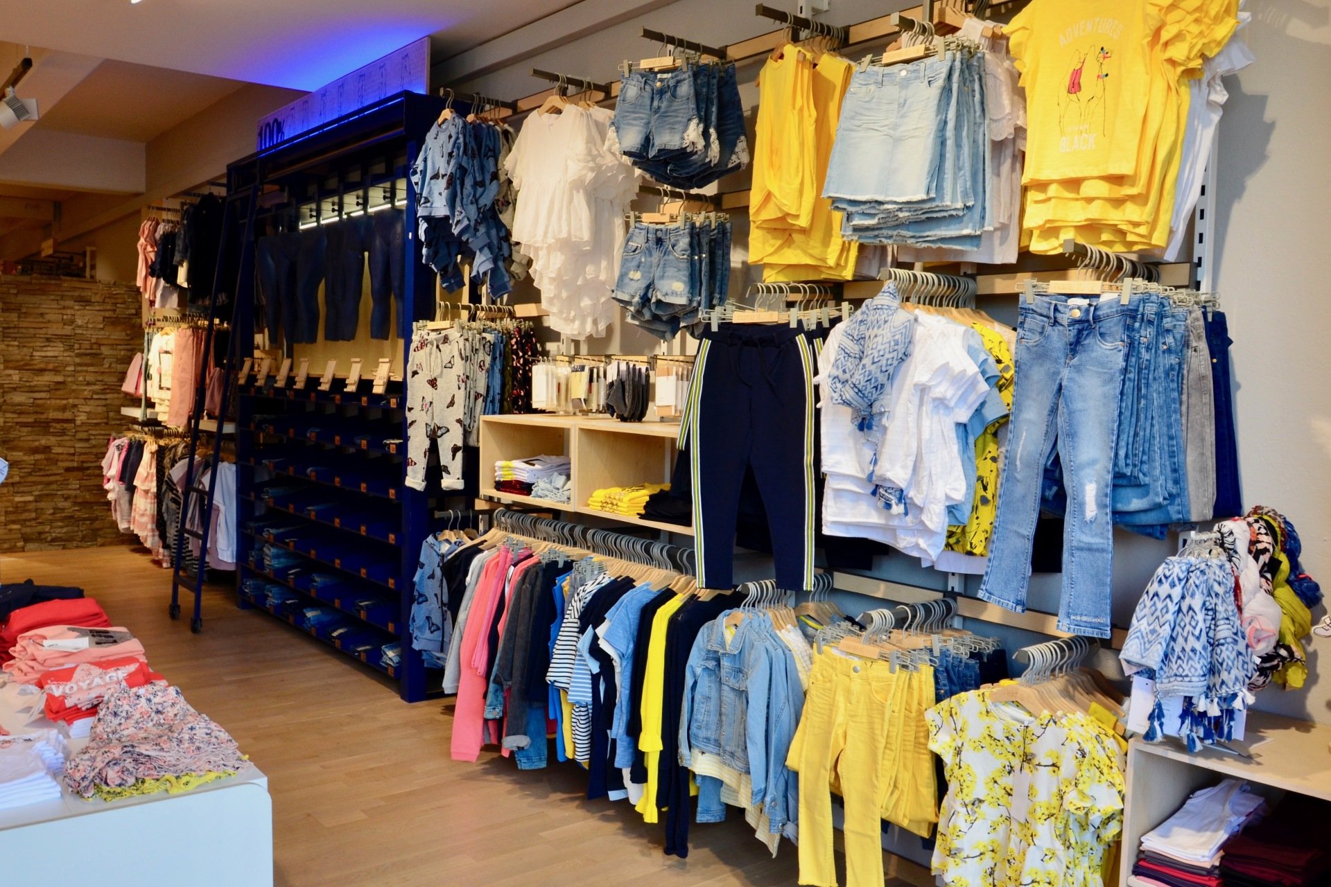 ELVIRO – the fashion company | Unsere Filialen in Tirol