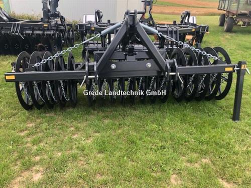 Tasse avant : Crosskill / Frontplaner