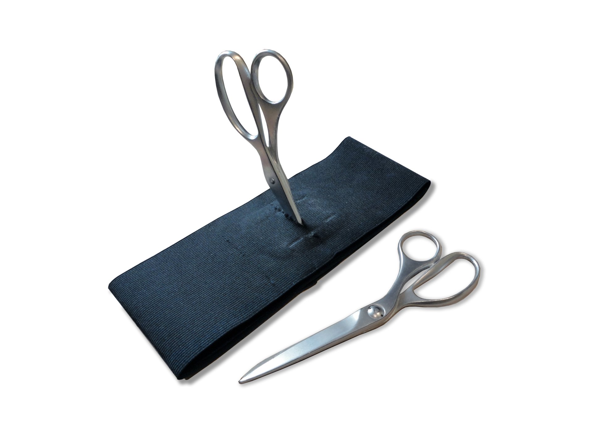 Theatrical prop edged and bladed knives and weapons for Hire UK