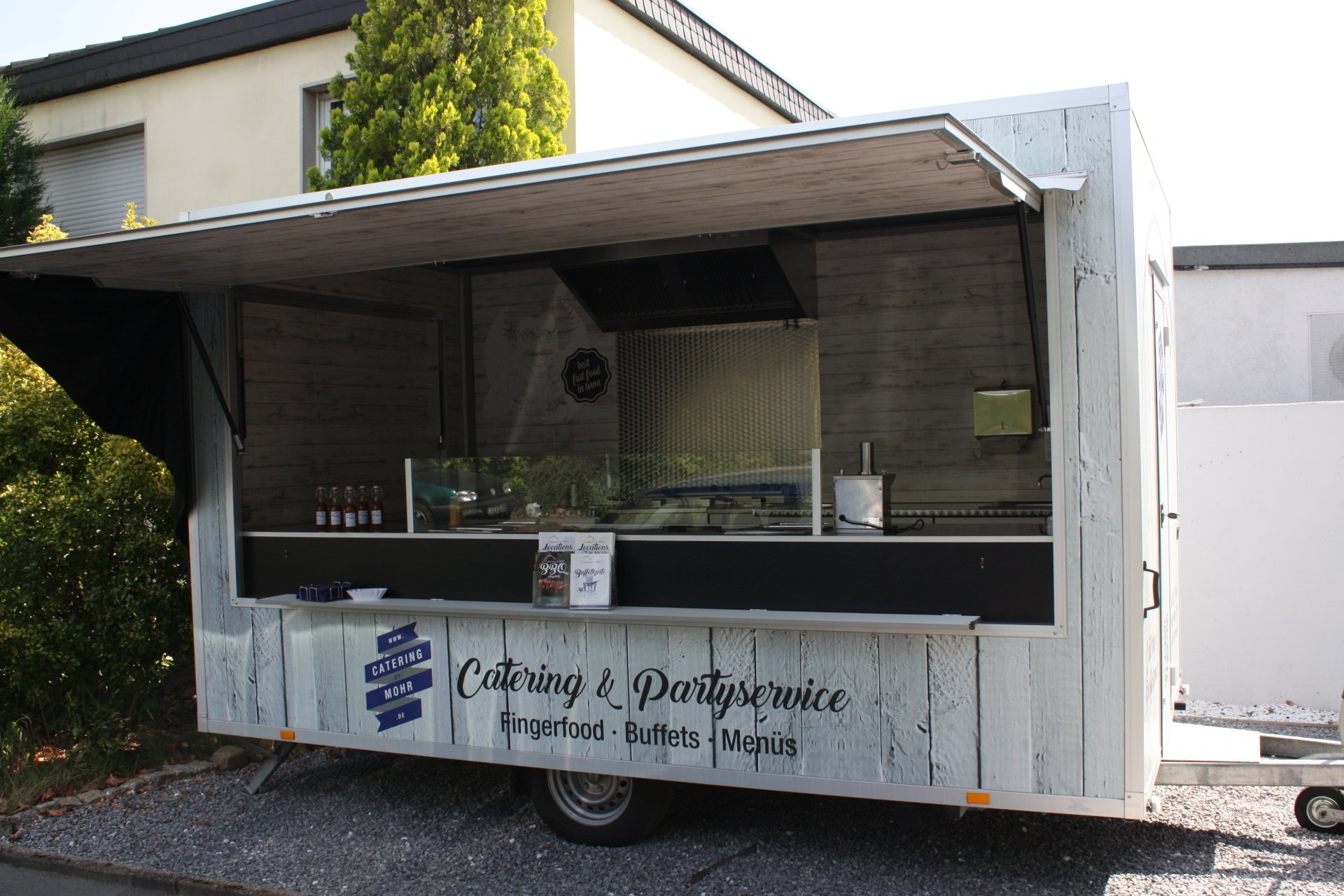 Der Imbisswagen ist vielseitig einsetzbar und in ganz NRW unterwegs