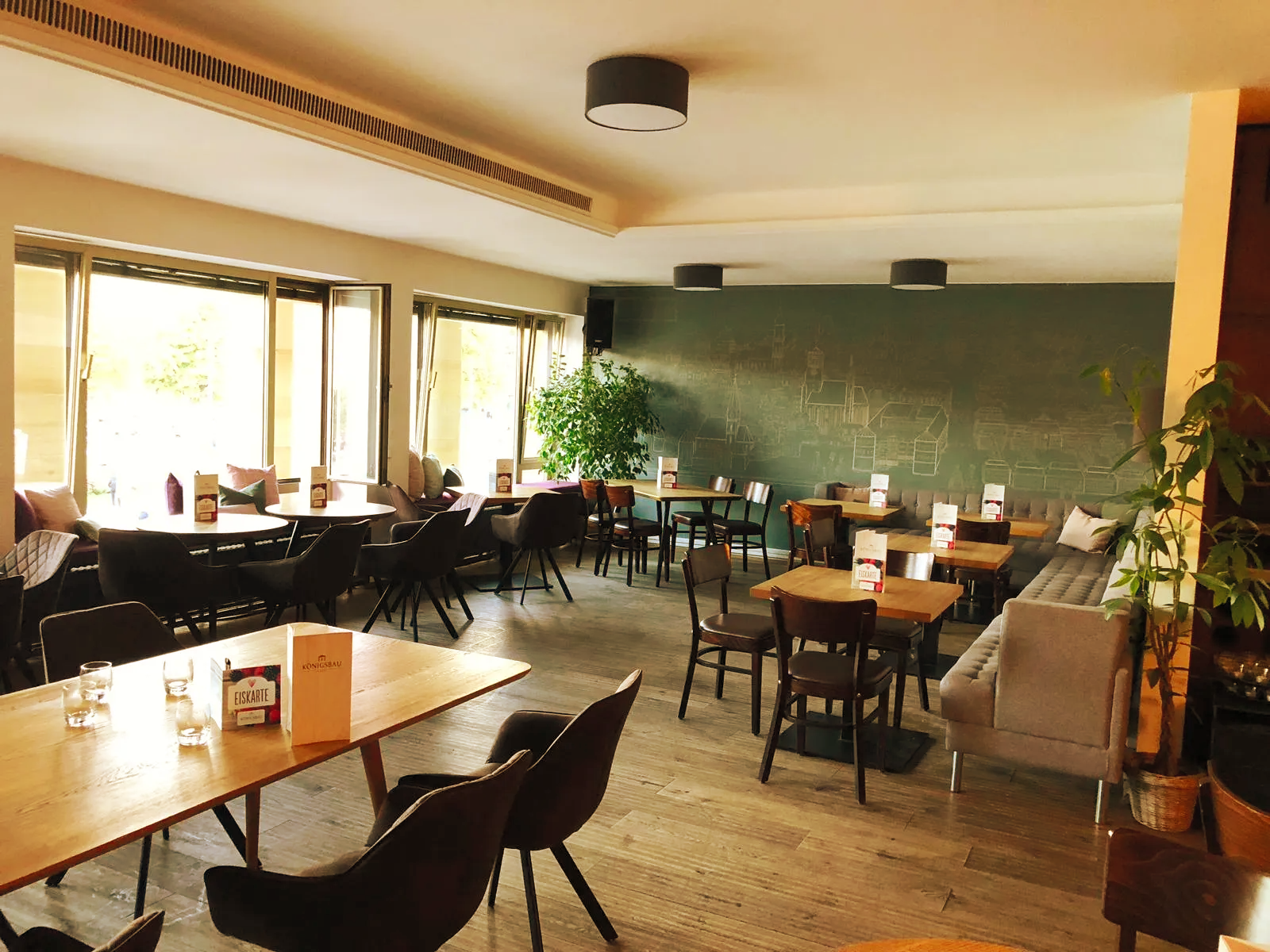 Königsbau Cafe - vielfältig - alles selbstgemacht