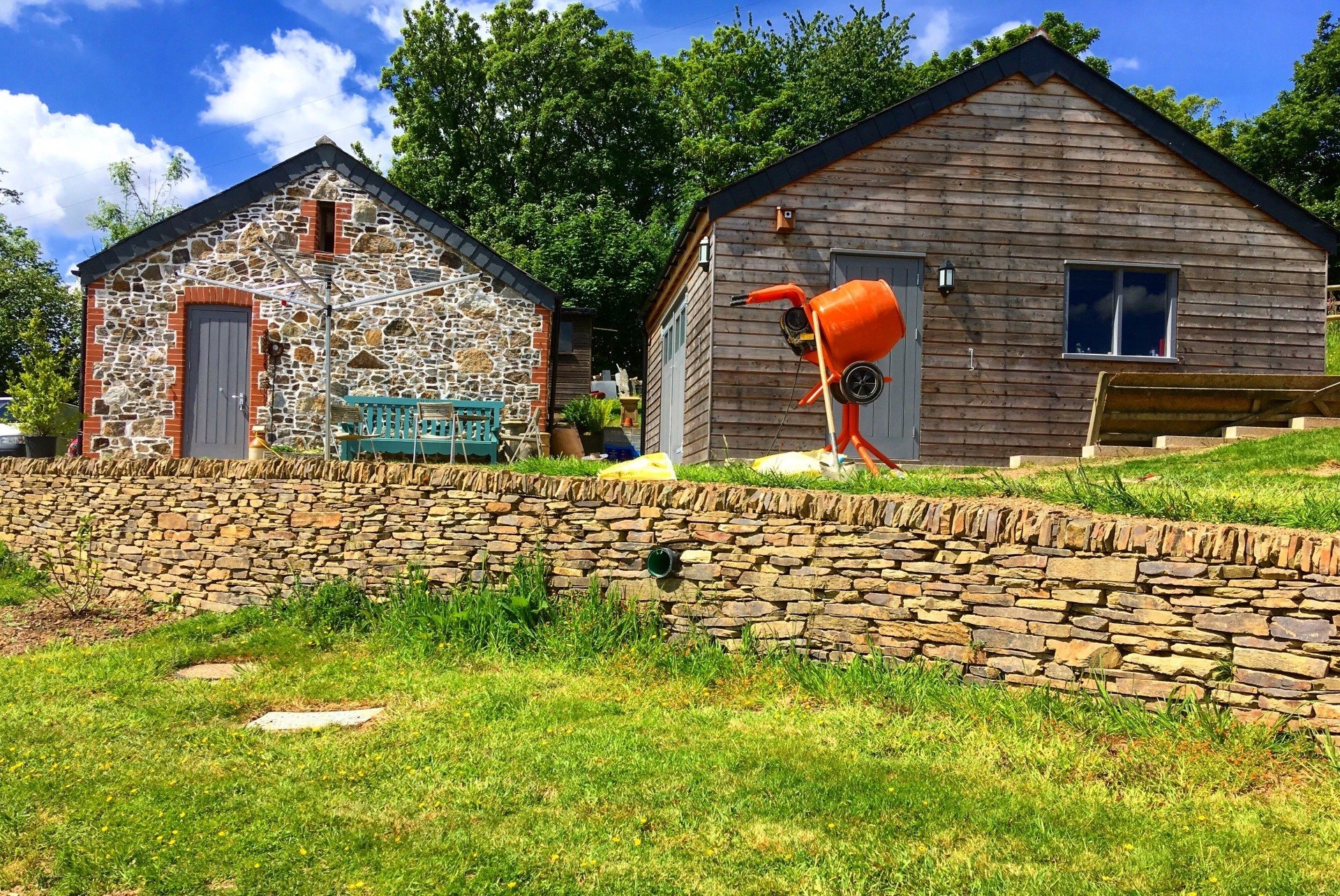 South Devon Dry Stone Walling - Stone waller in South Devon