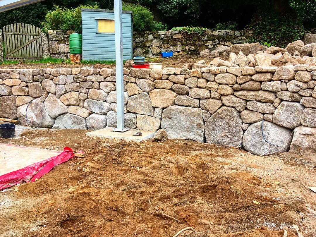 South Devon Dry Stone Walling - Stone waller in South Devon
