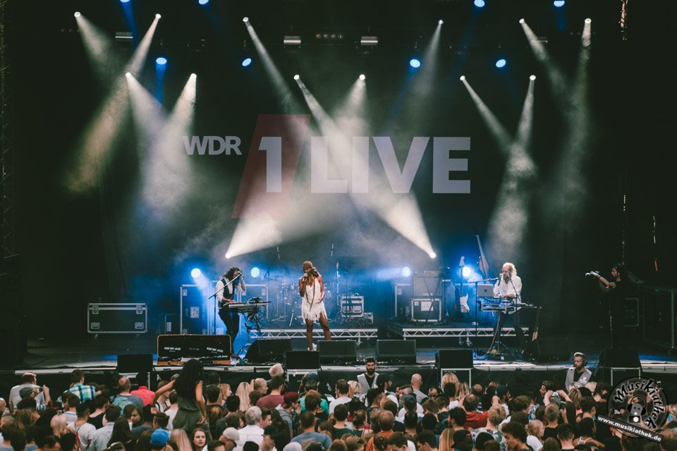 ALICE FRANCIS - HOMEPAGE