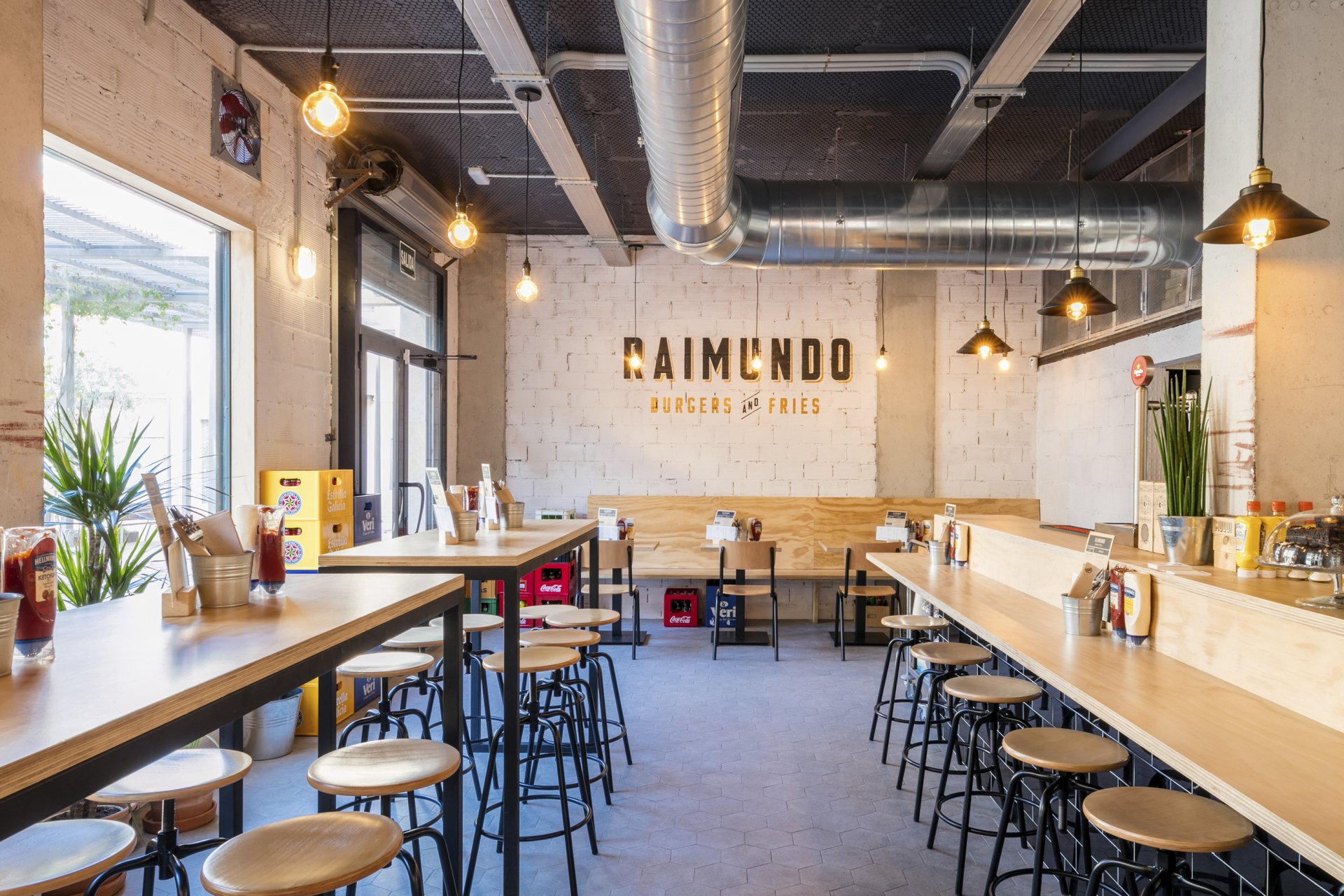 Portfolio Cristina Ortega. Restaurante Raimundo Burger Palma