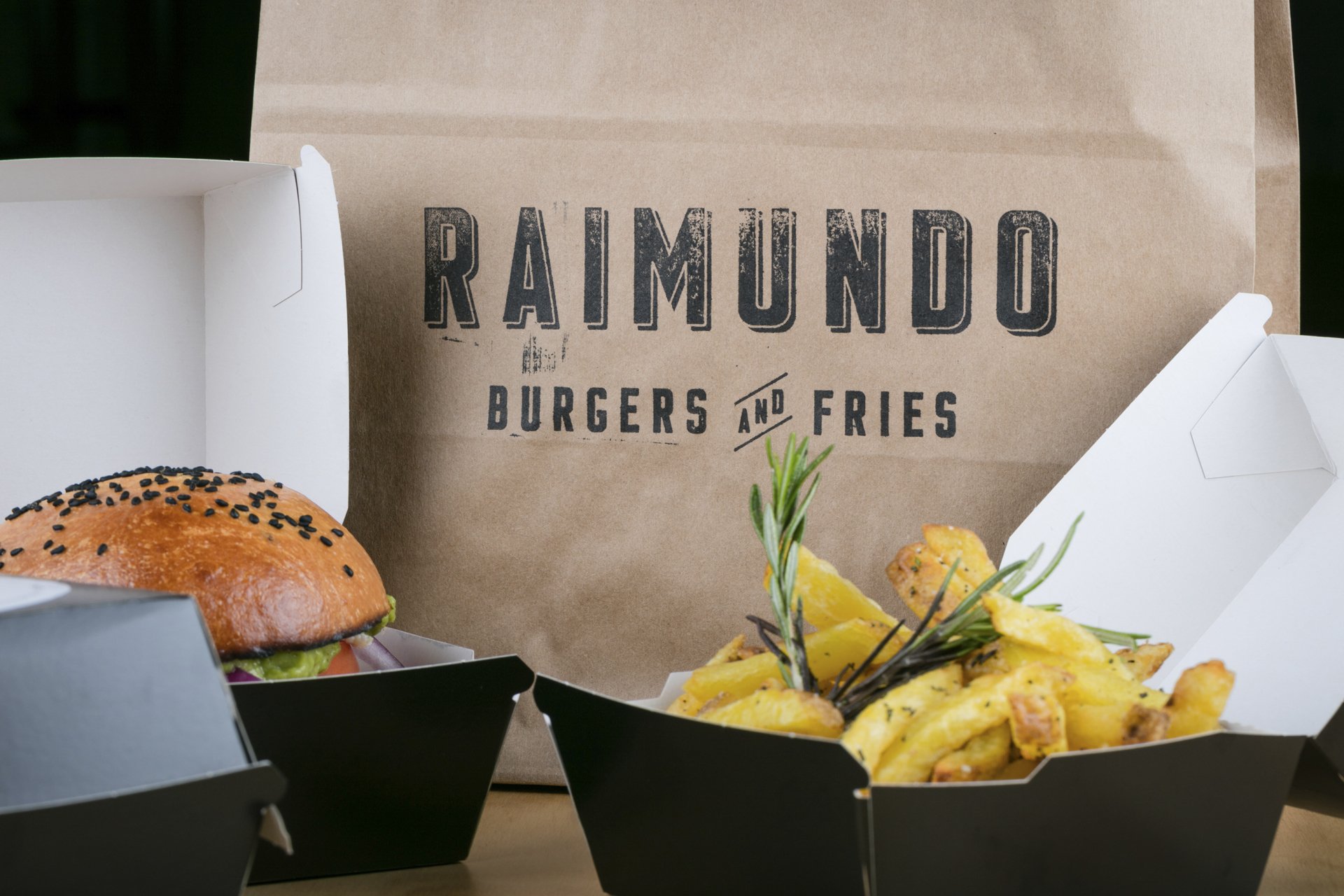 Portfolio Cristina Ortega. Restaurante Raimundo Burger Palma