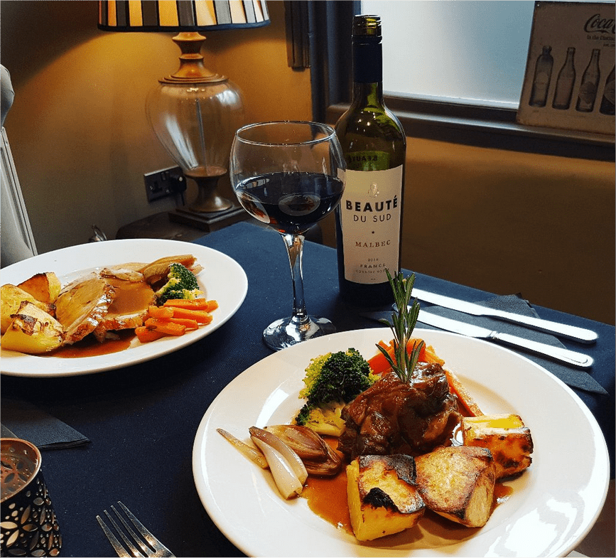 N'istaCafe Bar Bistro and Boutique Rooms in the Heart of Birkdale