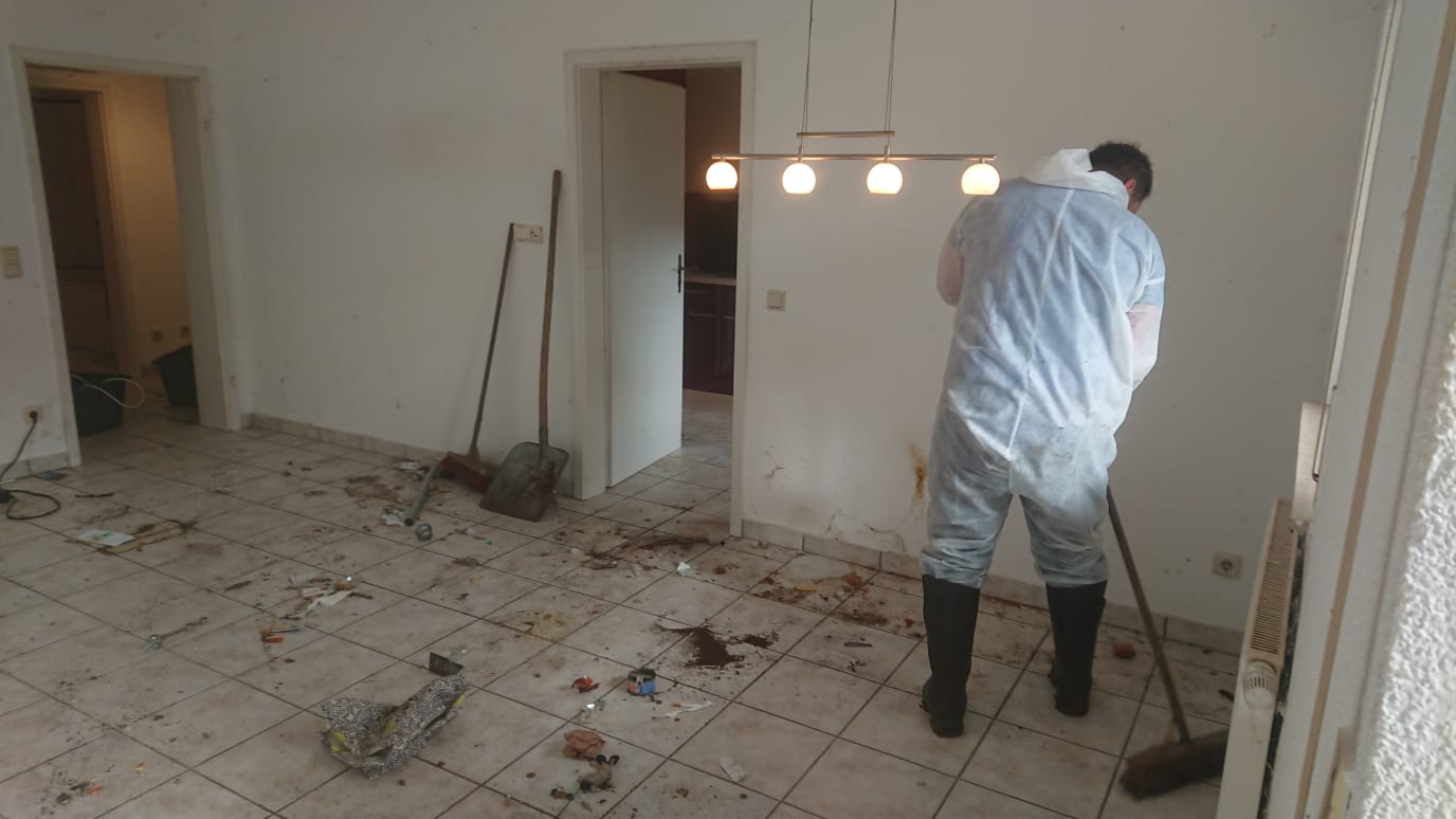 Wir räumen Messiwohnungen & haben Erfahrung mit dem Messisyndrom.