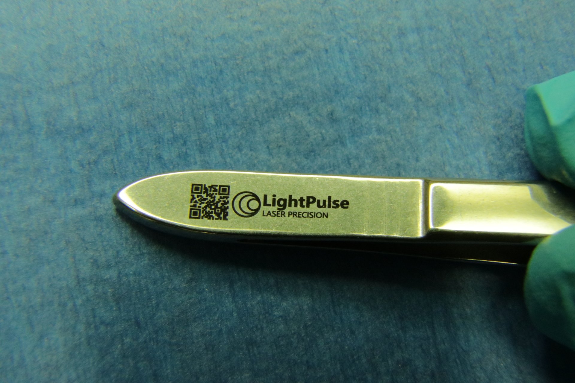 Marking of the UDI following the EU-MDR with ultrafast lasers