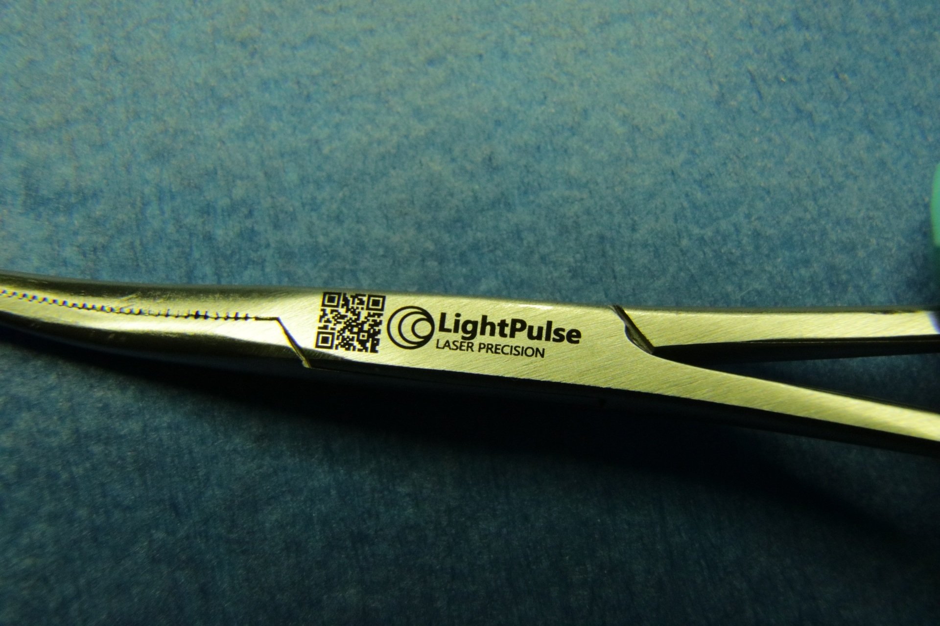 Marking of the UDI following the EU-MDR with ultrafast lasers