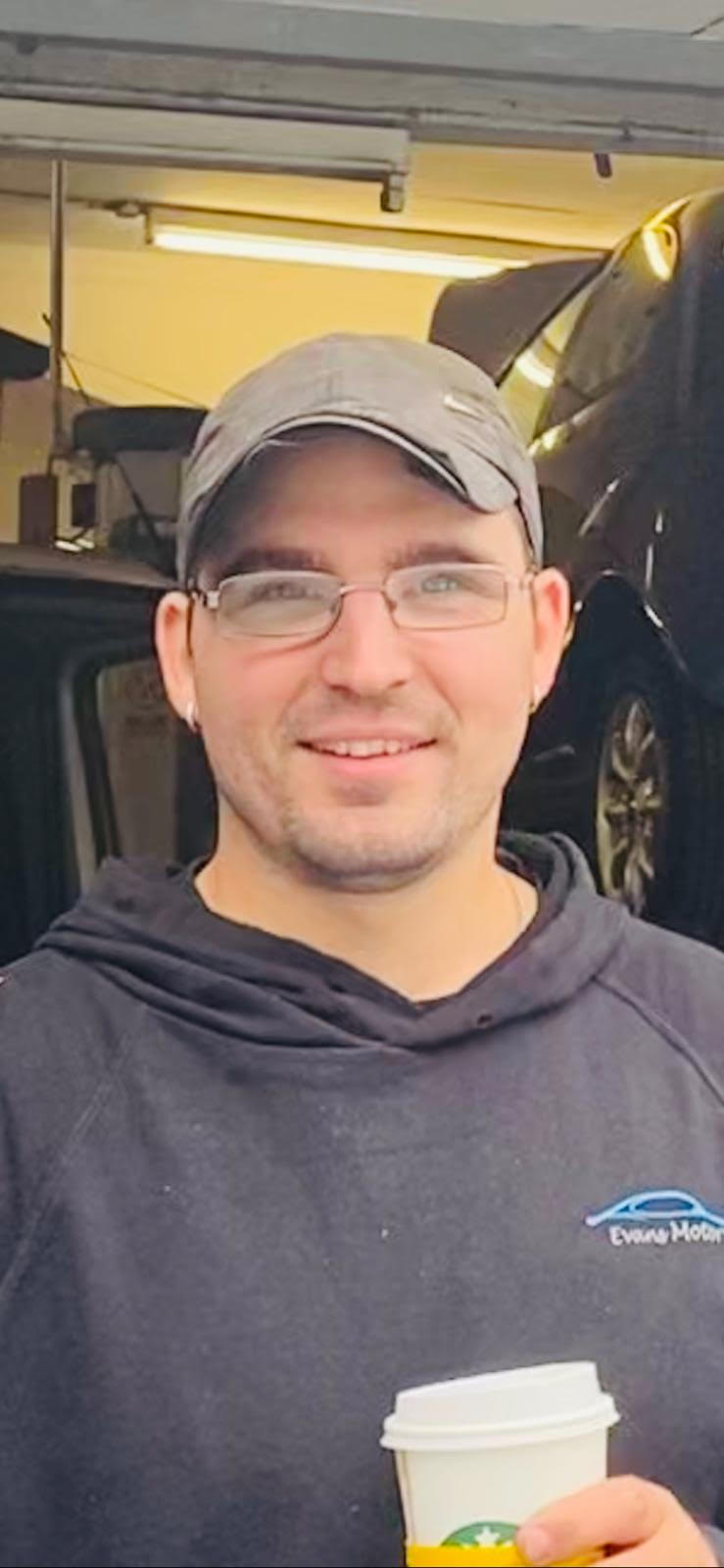 Meet the team | Gold standard service – Evans Motors