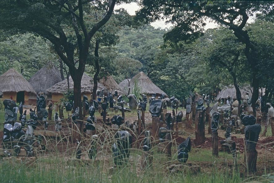Zimbabwe Skulptur heute - Tom Blomefield und Tengenenge