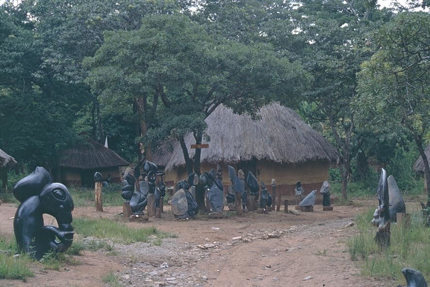 Zimbabwe Skulptur heute - Tom Blomefield und Tengenenge