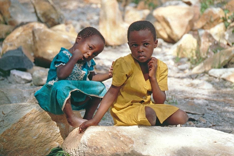 Zimbabwe Skulptur heute - Tom Blomefield und Tengenenge