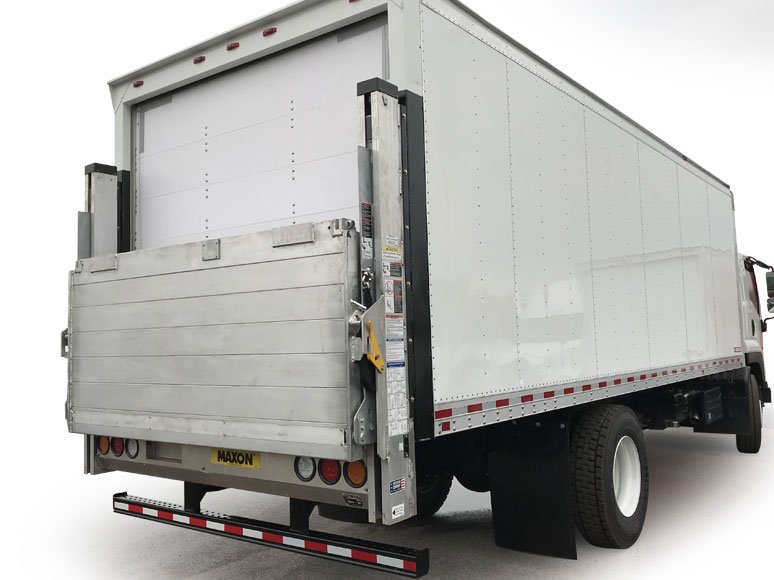 La rampa Maxon de rieles RC ofrece