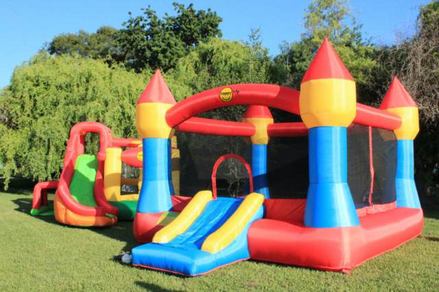 Fabricantes de CASTILLOS HINCHABLES | AVENTURAE