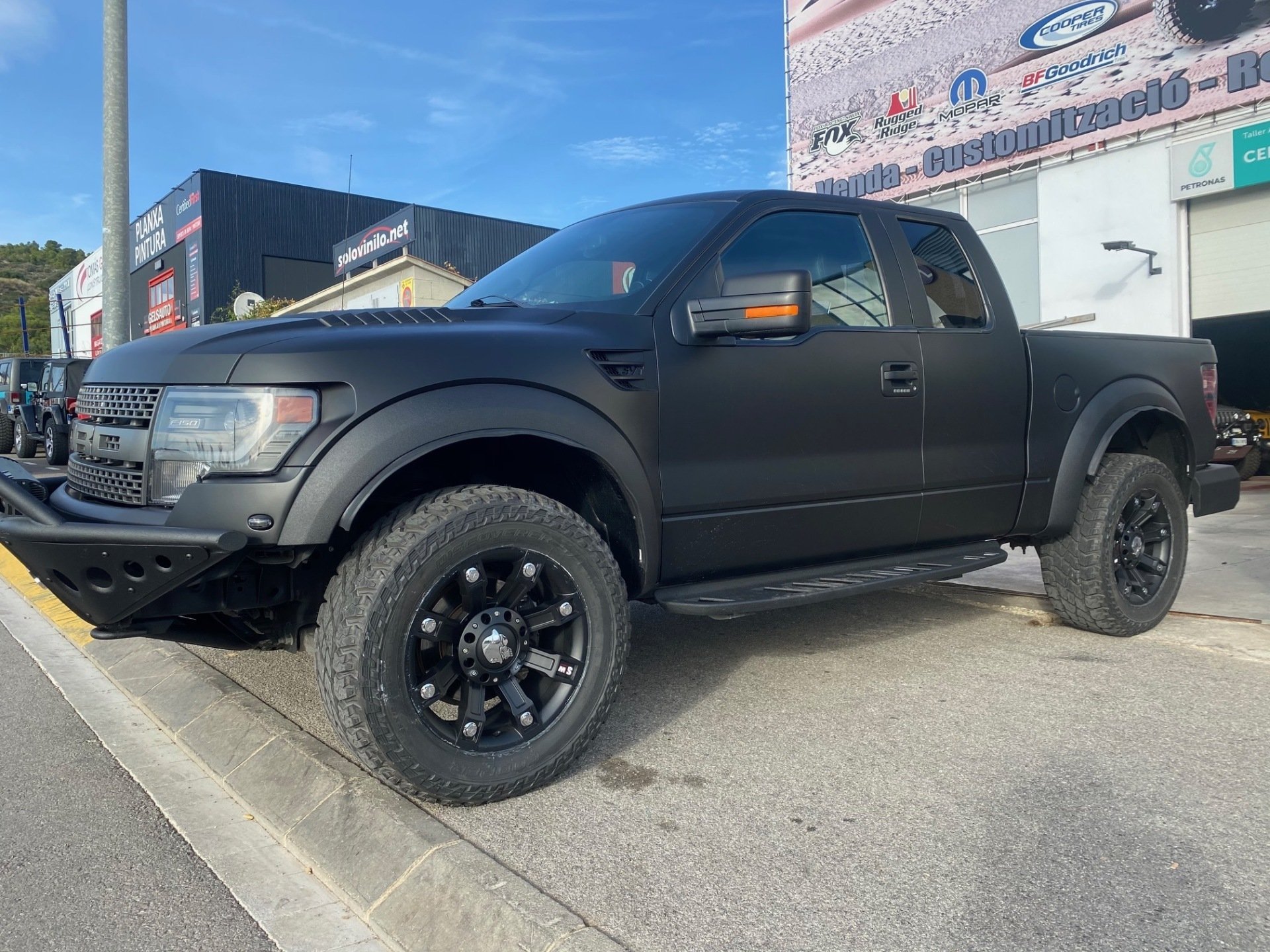 Empresa dedicada a la venta y modificación de JEEP Wrangler