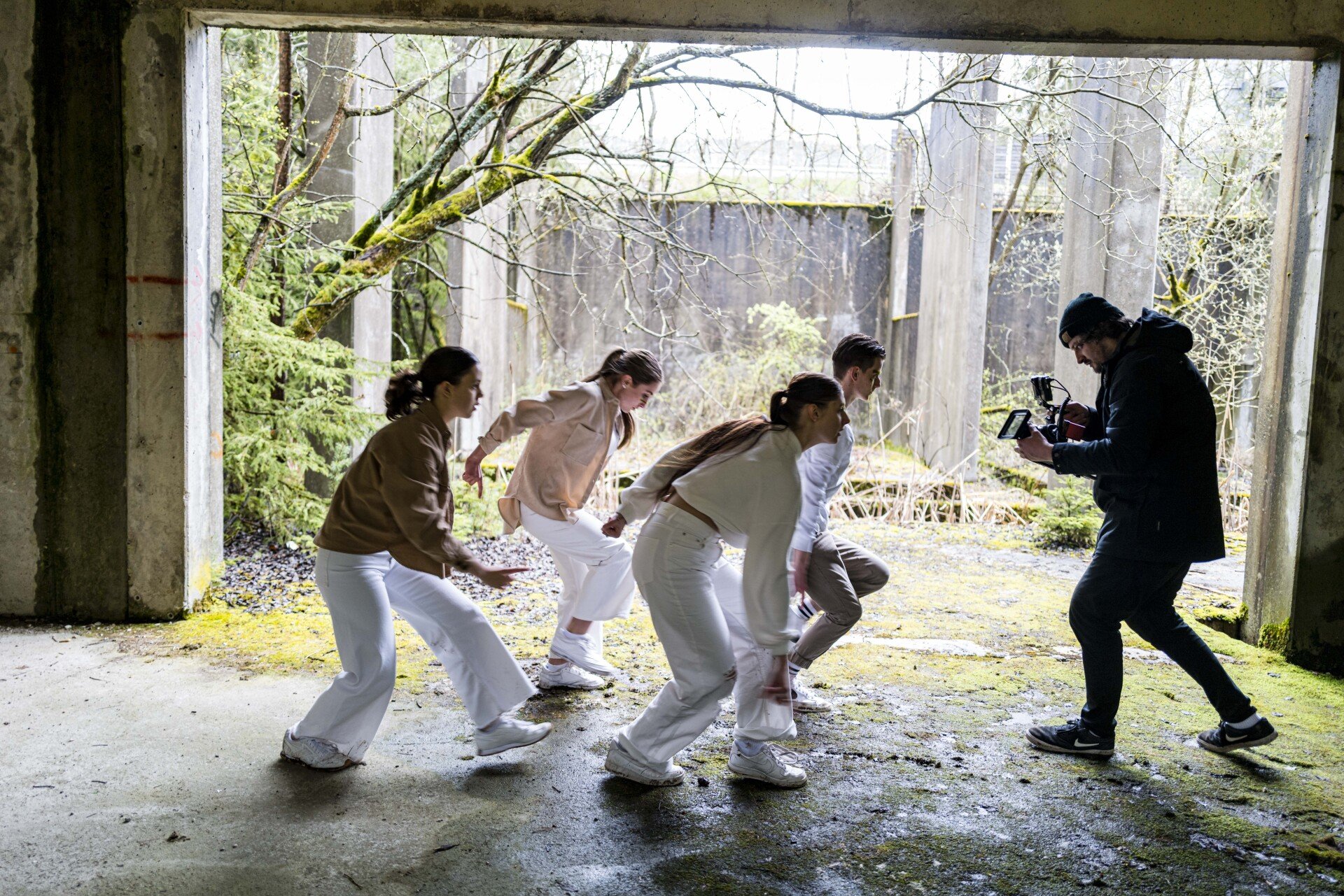 Videoshoot 'her tree' Surrender