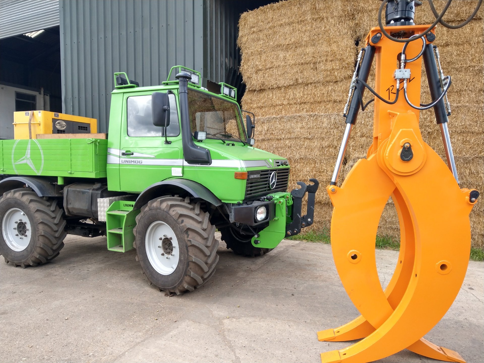 RSL Engineering Excavator Attachments - Log Grabs