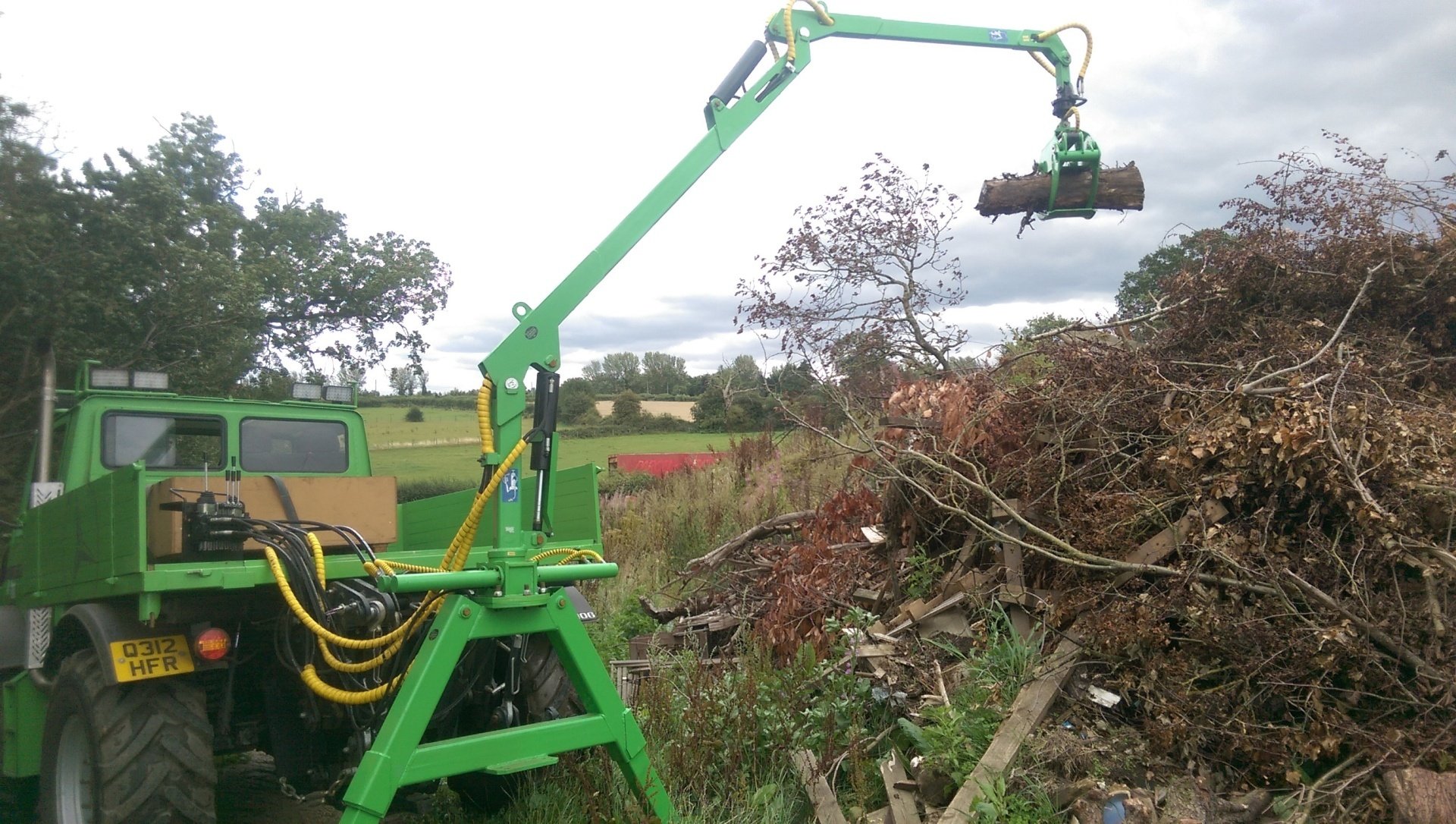 RSL Engineering Excavator Attachments - Log Grabs