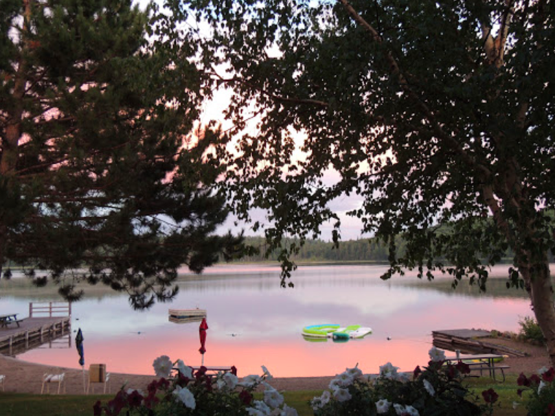 Fox Lake Lodge - Outdoor Getaway