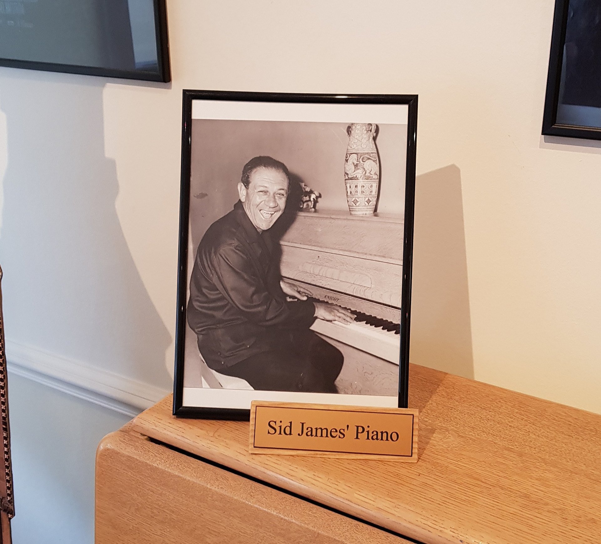 Sid James (1913 - 1976)