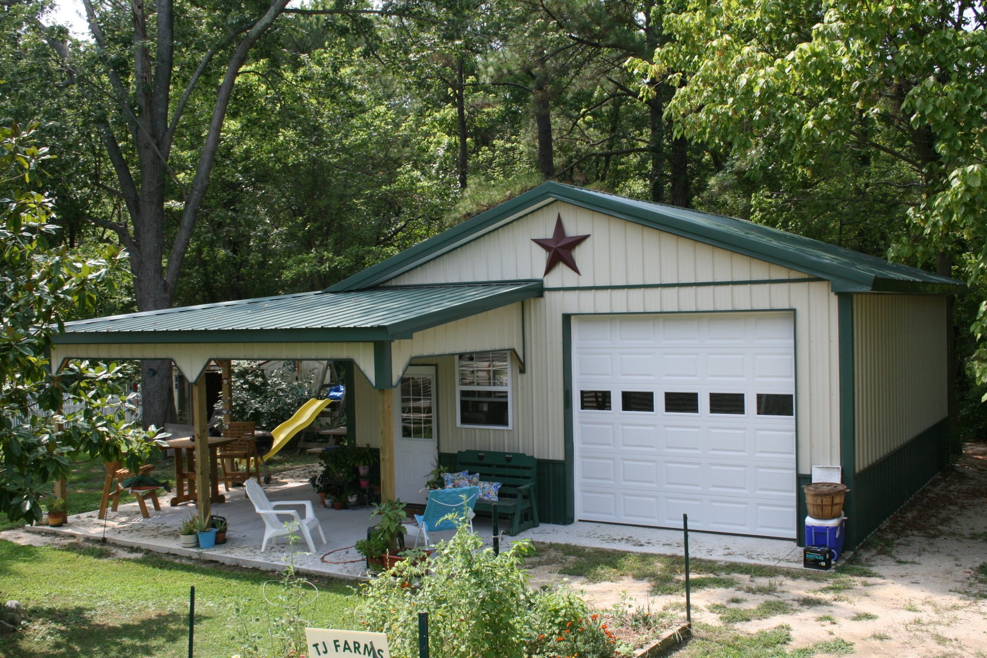 Pictures of Small Pole Buildings