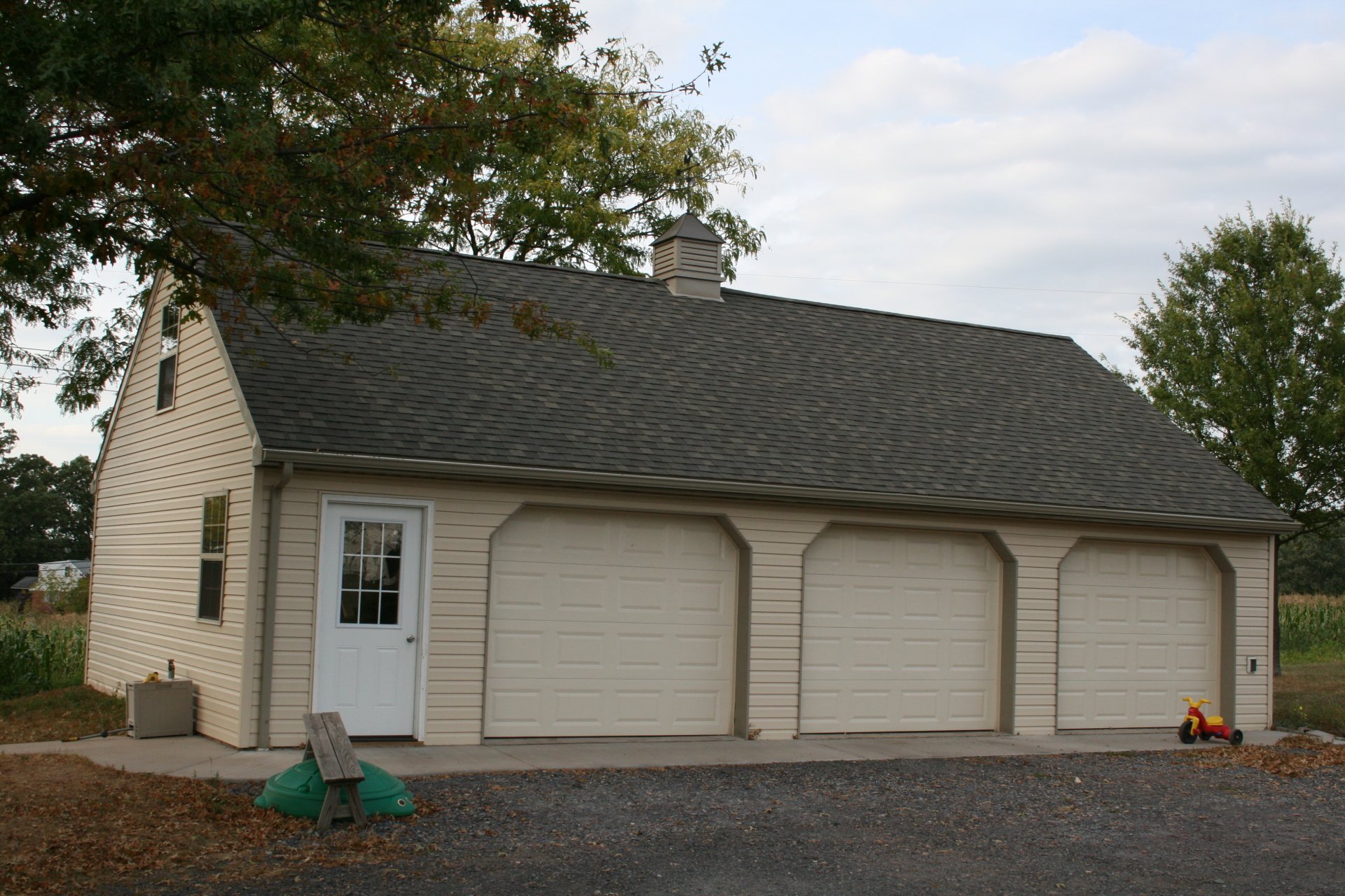 Pictures of Pole Buildings with Vinyl and Wood Siding