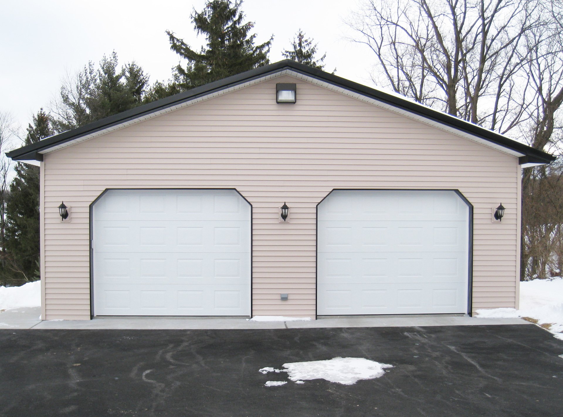Pictures of Pole Buildings with Vinyl and Wood Siding
